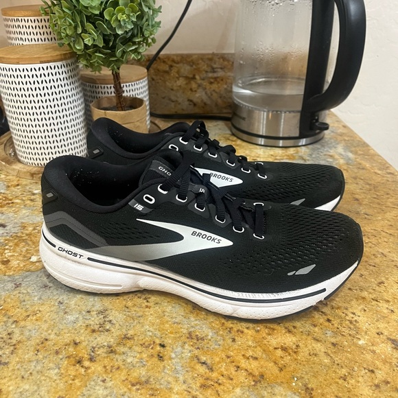 Brooks | Shoes | Brooks Ghost 5 Size 8 | Poshmark